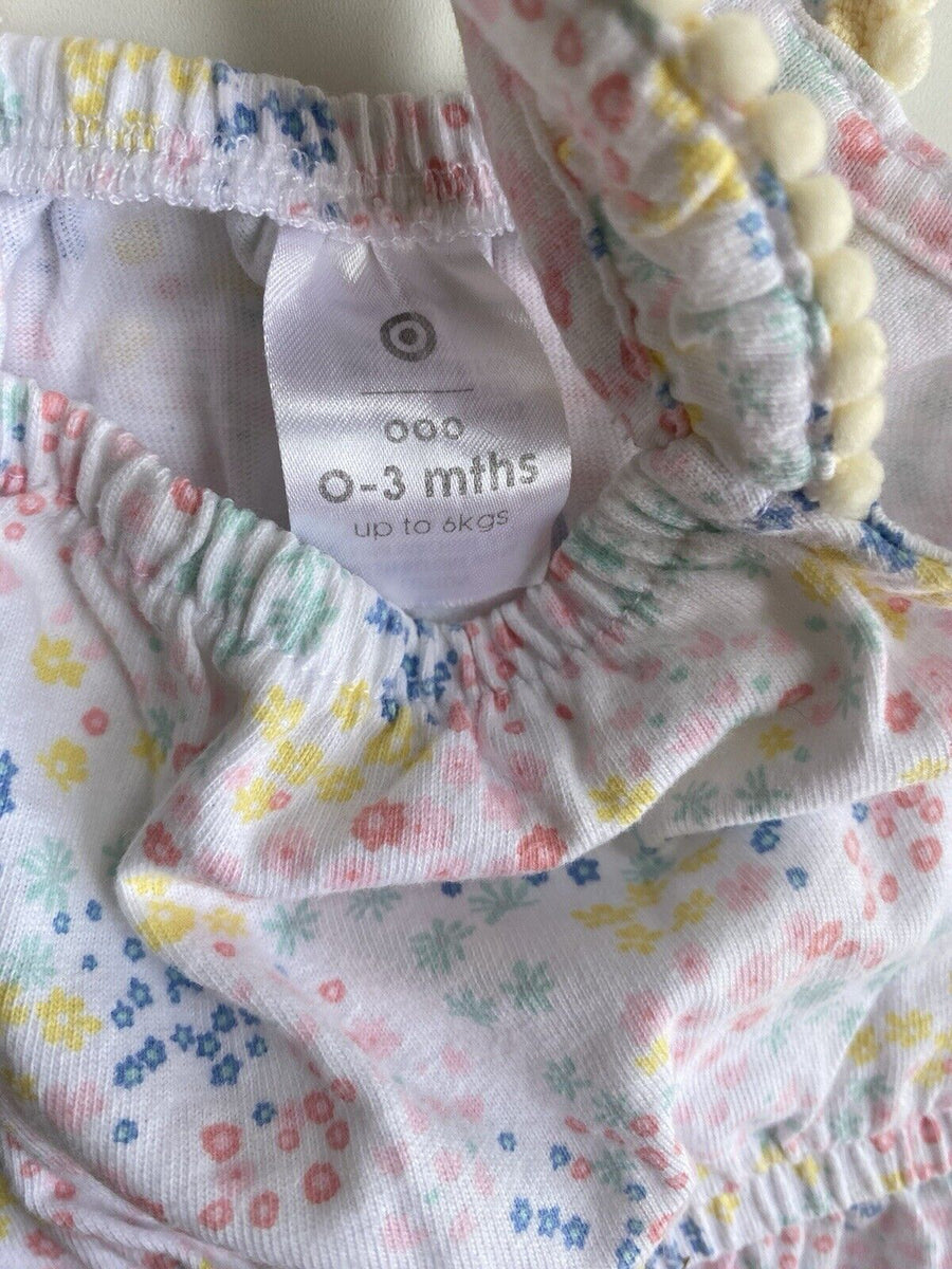 Target baby girl size 0-3 months pink blue floral romper one-piece, VG